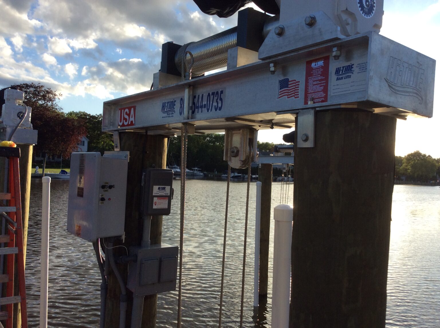 Hi-Tide Yacht Lifts – Aboatlift
