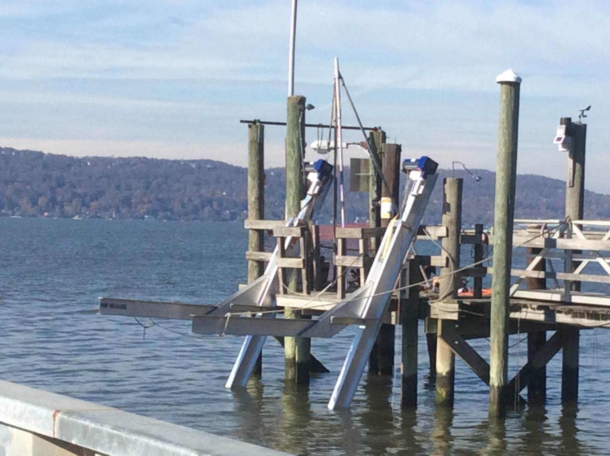 Hi-Tide Elevator Lifts – Aboatlift